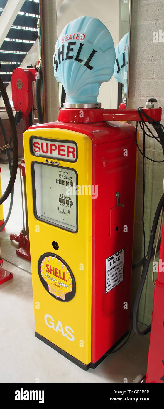 Beckmeter Shell versiegelt Benzinepomp en Het Museum Voor Nostalgie ...