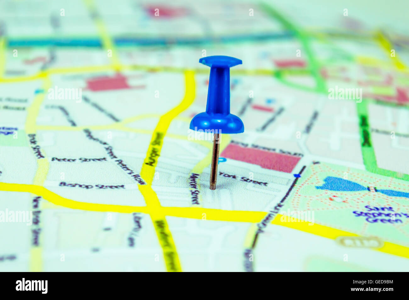 Navigation - Stecknadel auf der Weltkarte Straße Stockfotografie - Alamy