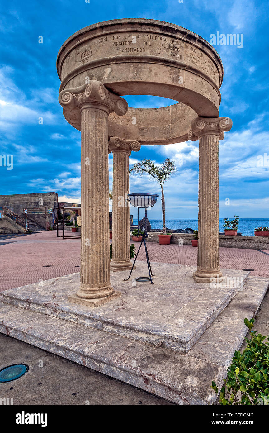 Italien-Sizilien-Giardini-Naxos - Lungomare Schisò-die Olympische ... Italien-Sizilien-Giardini-Naxos - Lungomare Schisò-die Olympische ...
