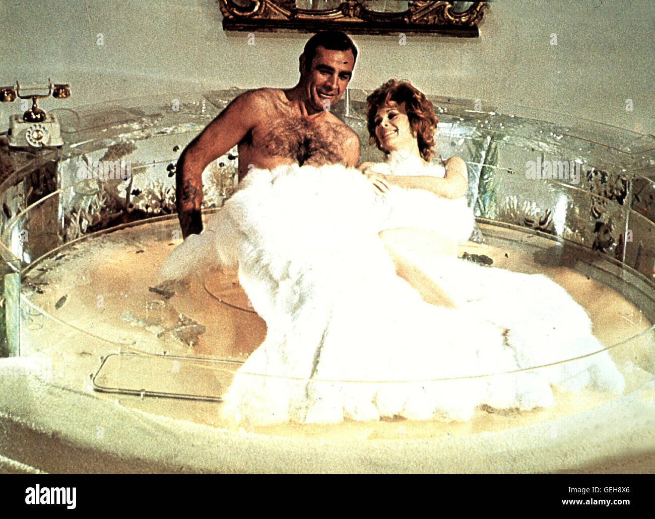 Jill St John James Bond Stockfotos und -bilder Kaufen - Alamy