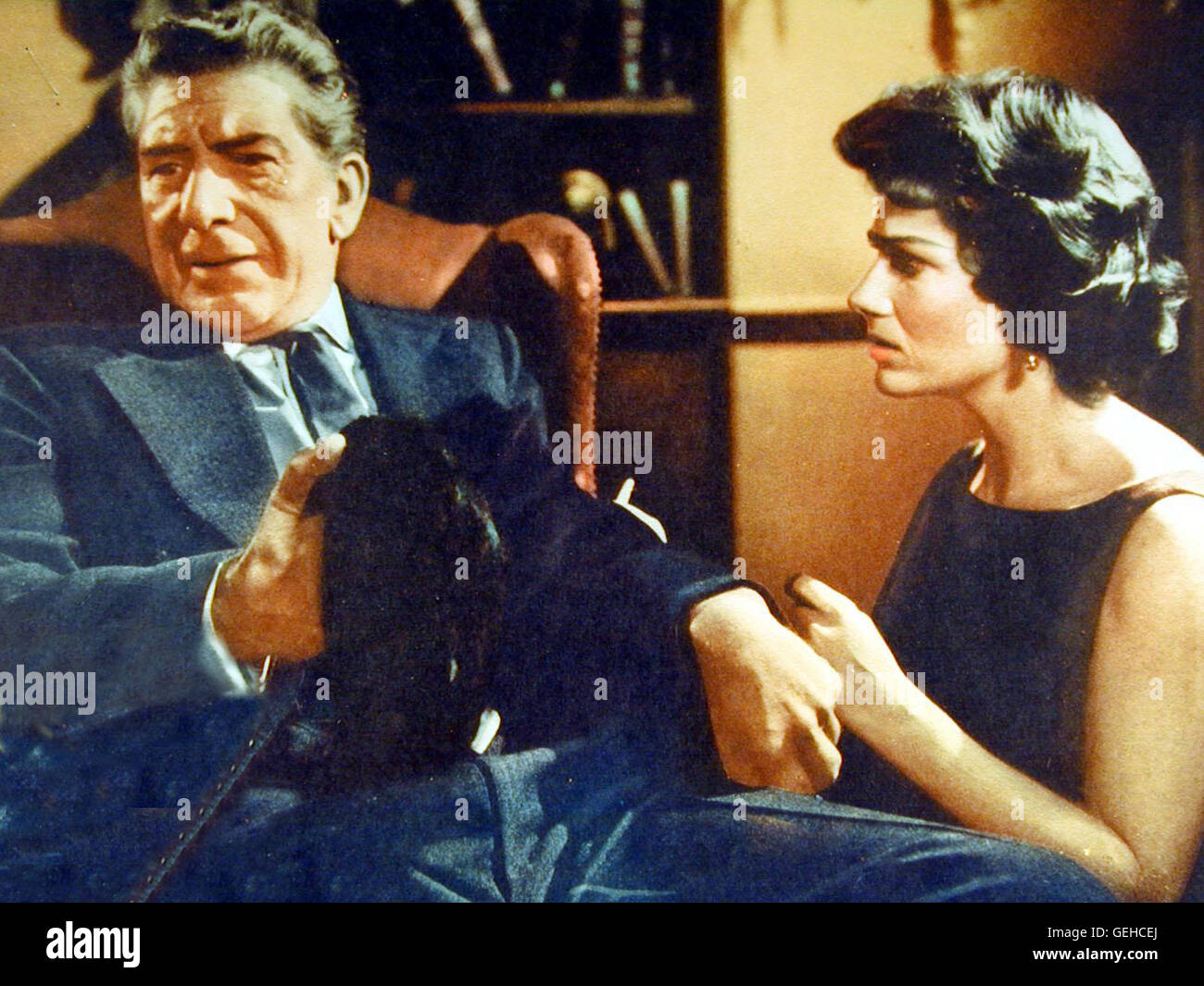 Jonathan Drake (Eduard Franz), Alison (Valerie French) *** lokalen ...