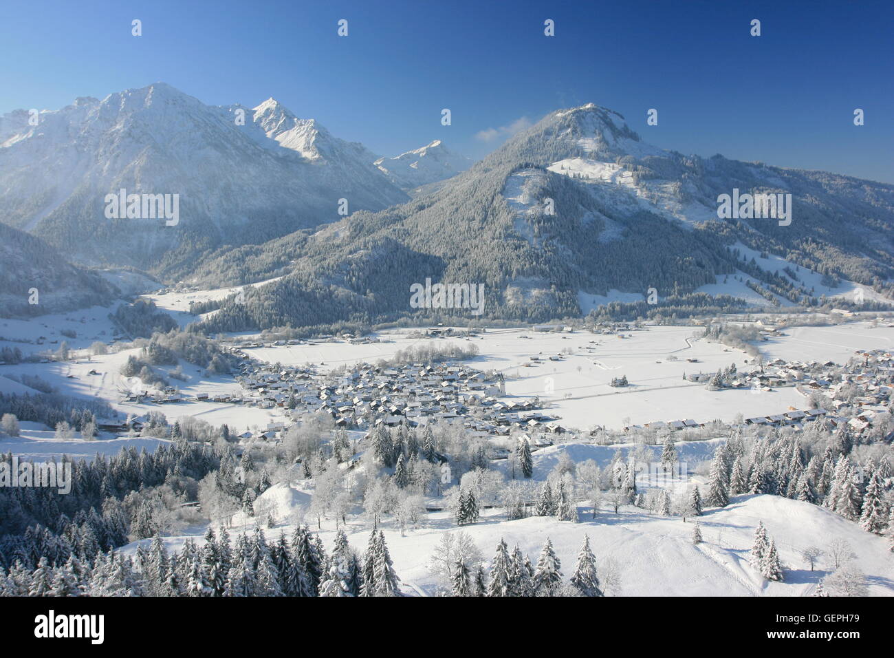 Bad hindelang in winter ostrachtal -Fotos und -Bildmaterial in hoher ...