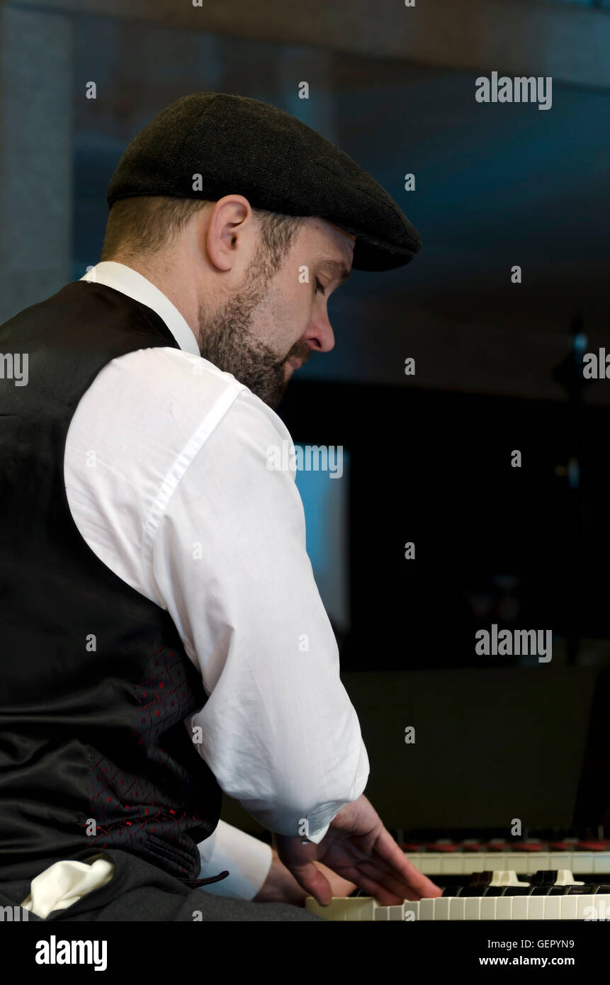 Tim brough -Fotos und -Bildmaterial in hoher Auflösung – Alamy