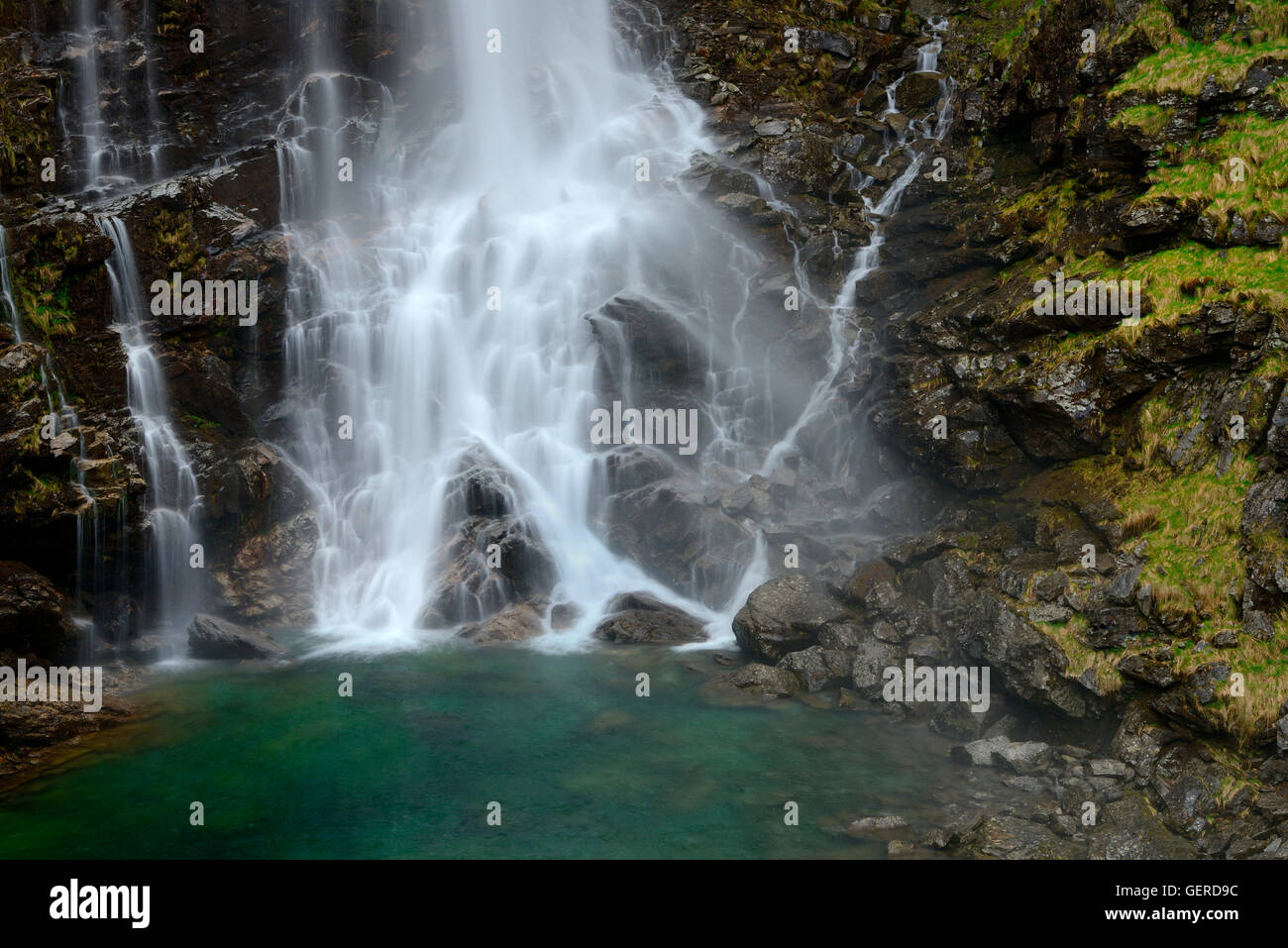 Froda-Wasserfall, Valle Verzasca Bei Sonogno, Froda, Tessin, Schweiz ...