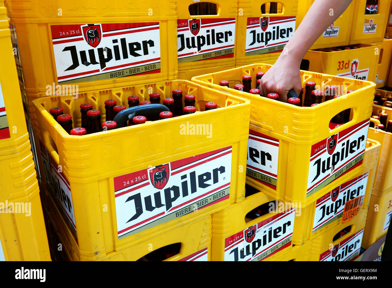 Jupiler bier logo -Fotos und -Bildmaterial in hoher Auflösung – Alamy