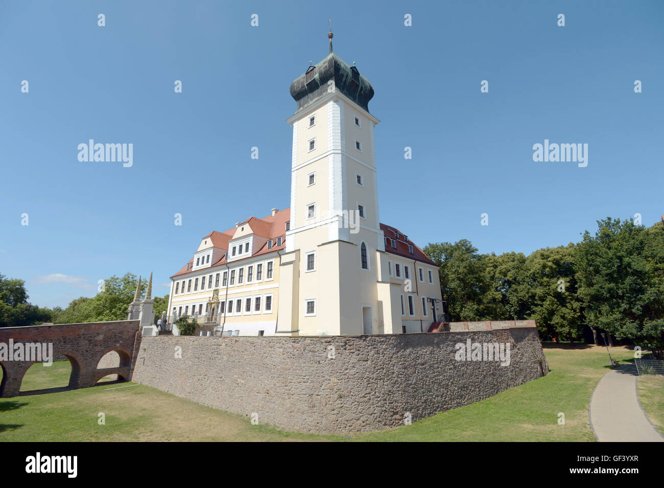 Delitzsch, Deutschland. 16. Juli 2016. Das Barockschloss Delitzsch in ...