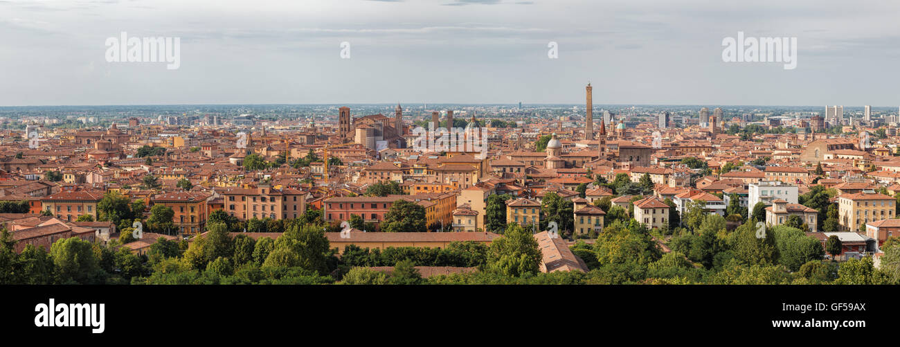 Bologna stadtbild -Fotos und -Bildmaterial in hoher Auflösung – Alamy