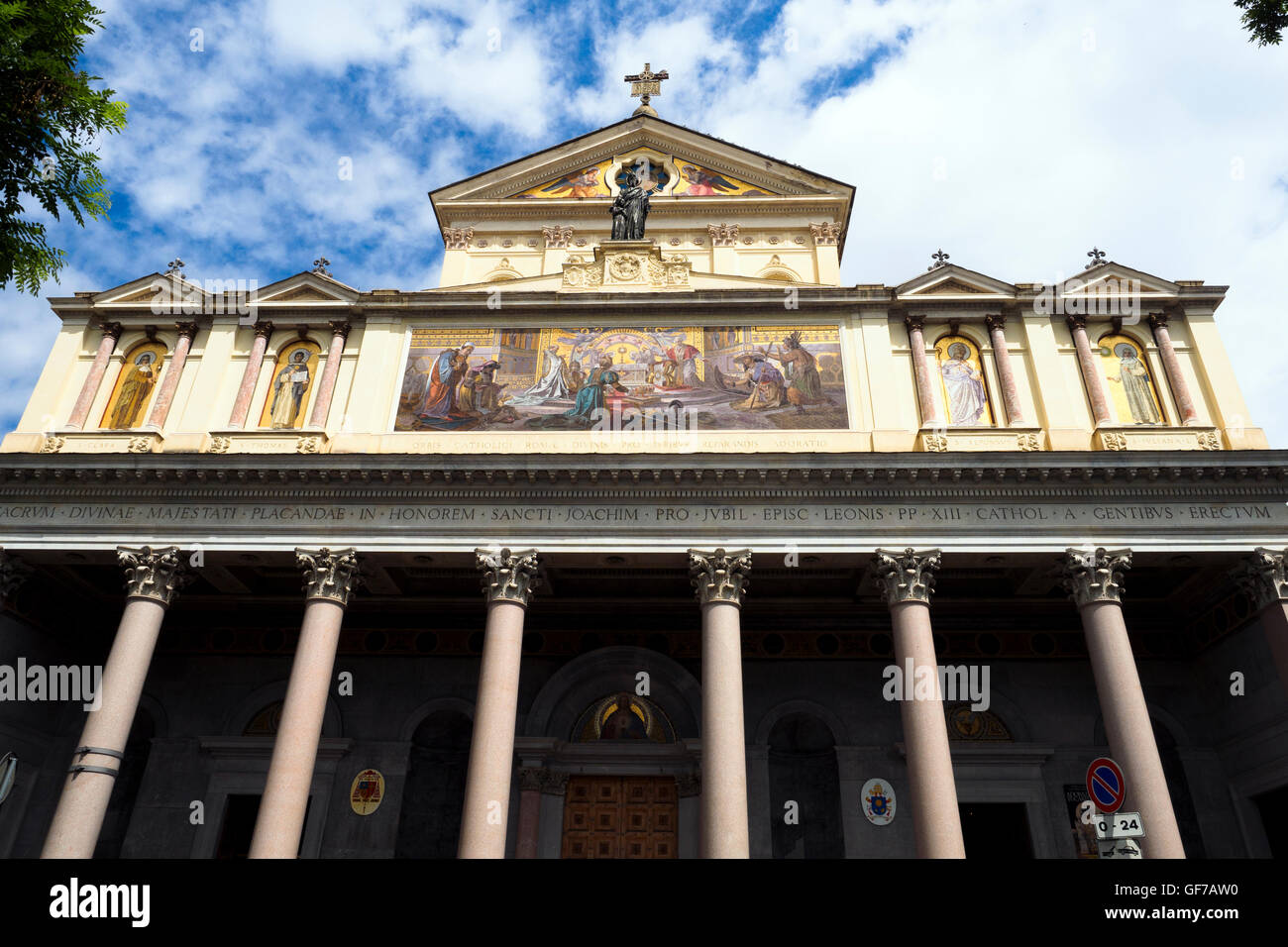 Chiesa di san gioacchino -Fotos und -Bildmaterial in hoher Auflösung ...