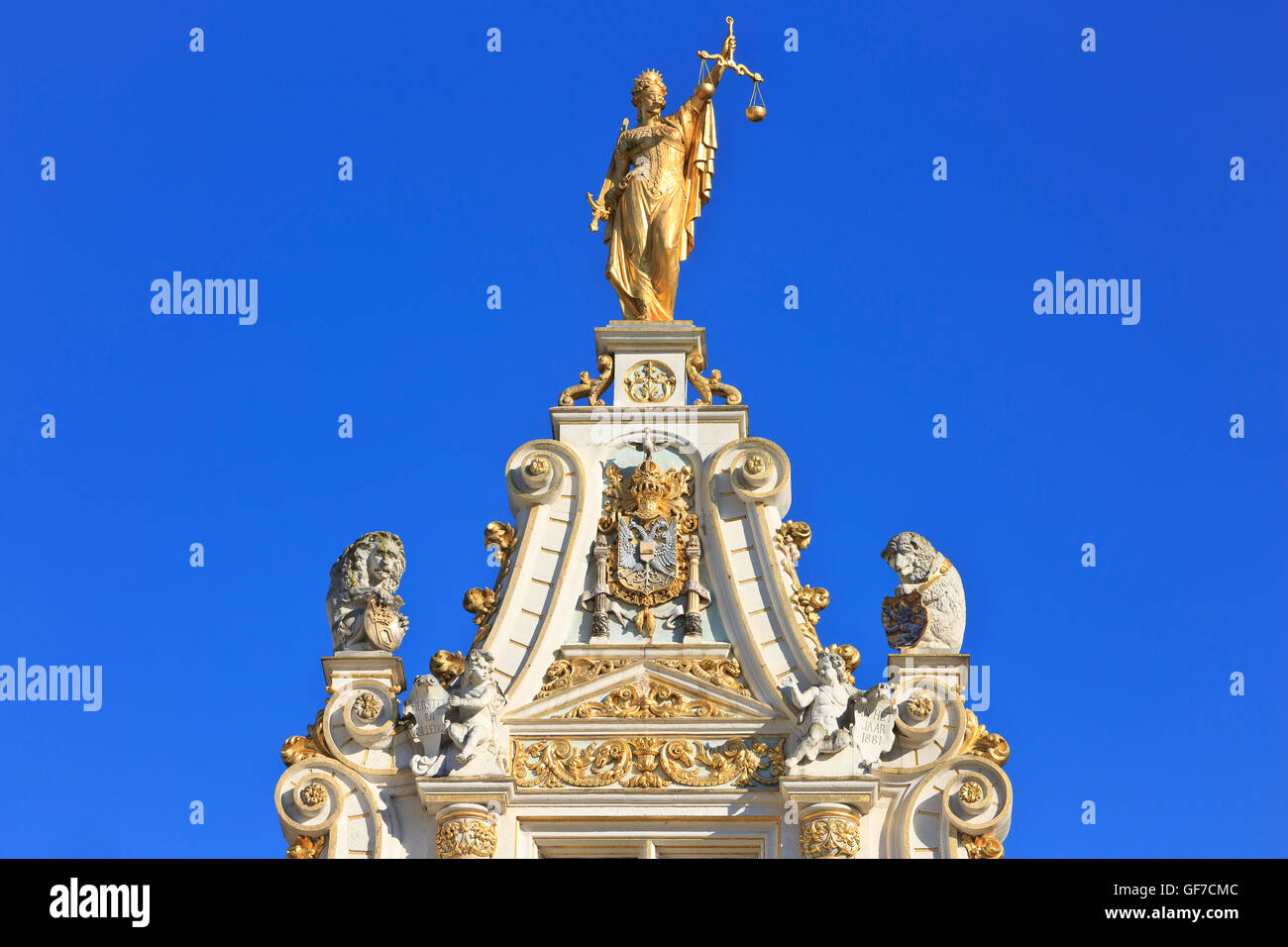 Justitia roman goddess justice statue -Fotos und -Bildmaterial in hoher ...