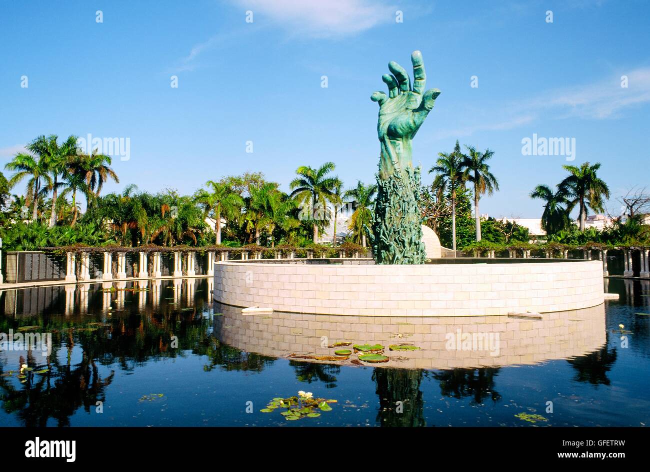 Holocaust memorial miami beach sculpture -Fotos und -Bildmaterial in ...