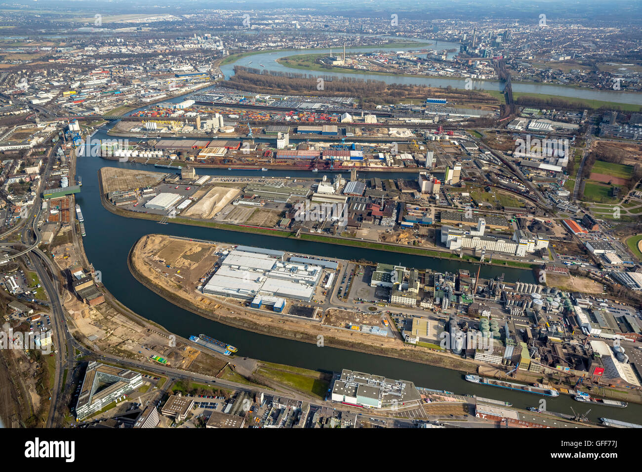 City harbor neuss -Fotos und -Bildmaterial in hoher Auflösung – Alamy