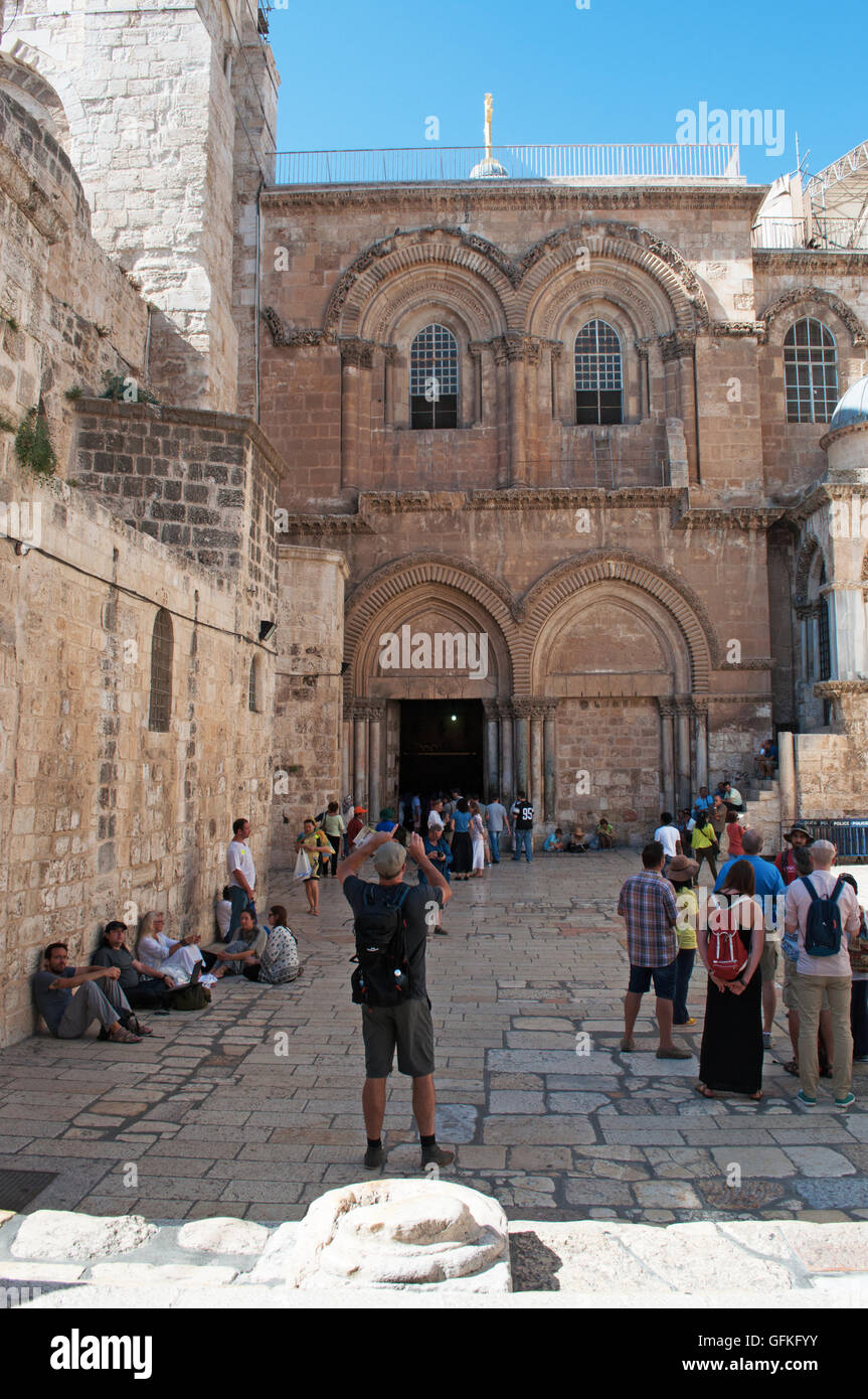 Jerusalem, alte Stadt: Der Vorplatz der Kirche des Heiligen Grabes, der glaubte, Ort, wo Jesus ...
