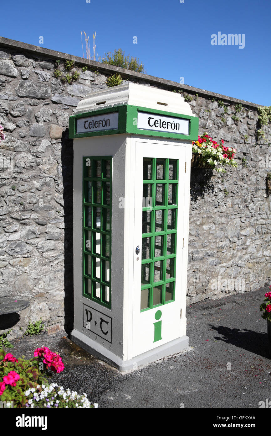 Telephone box ireland -Fotos und -Bildmaterial in hoher Auflösung – Alamy