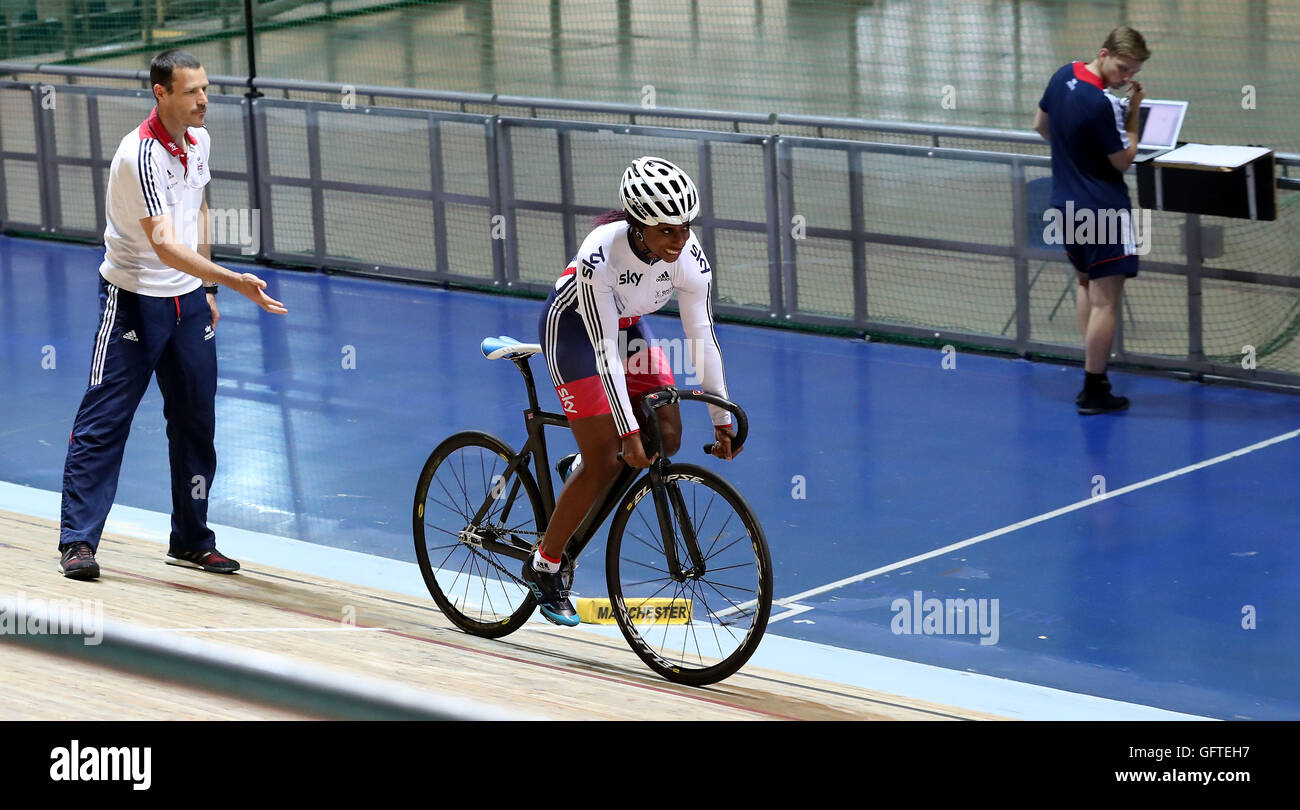 Trainer jon pett -Fotos und -Bildmaterial in hoher Auflösung – Alamy