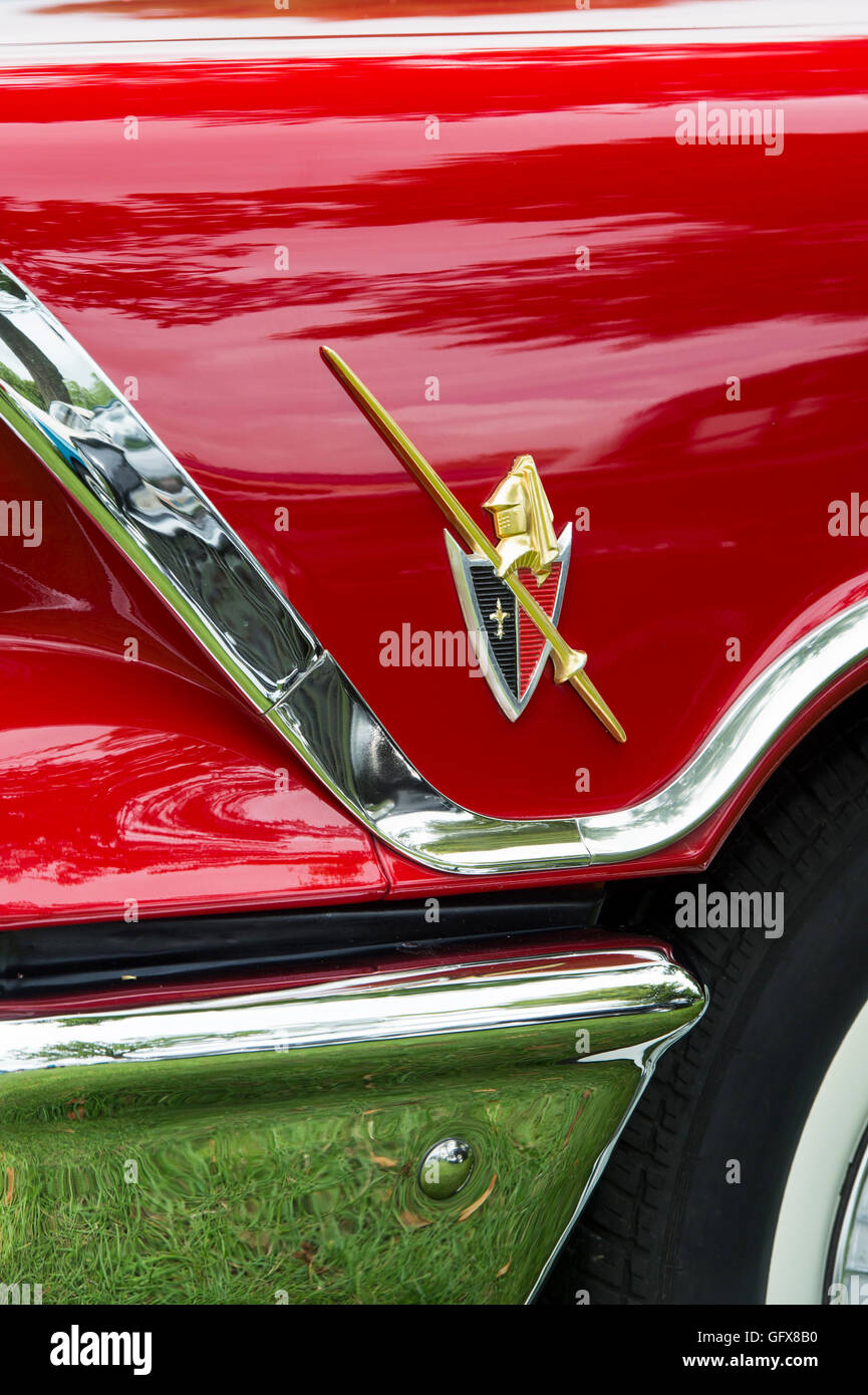 1959 Dodge Custom Royal Lancer Emblem hautnah. Classic American Auto ...