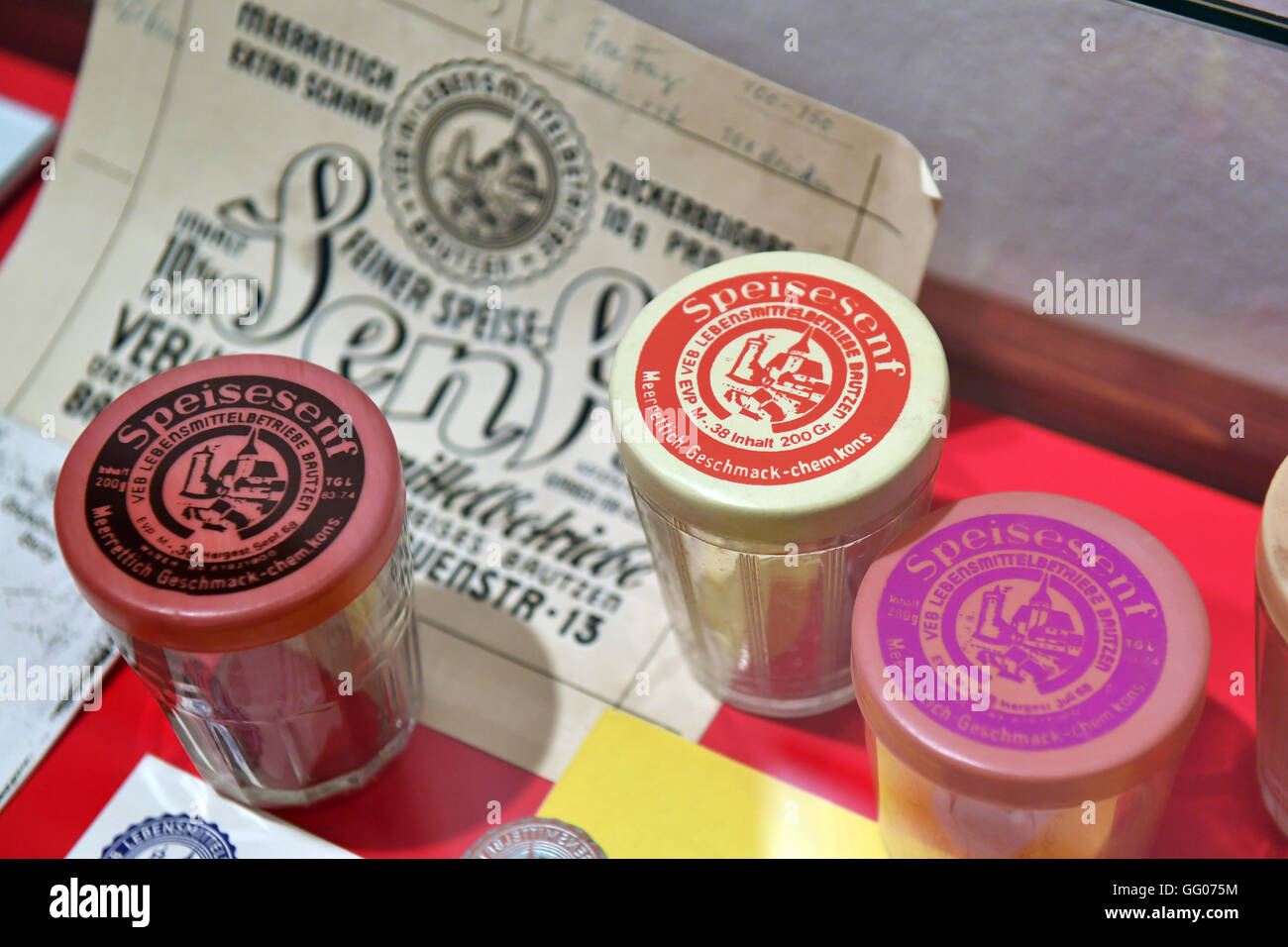 Menage steht -Fotos und -Bildmaterial in hoher Auflösung – Alamy