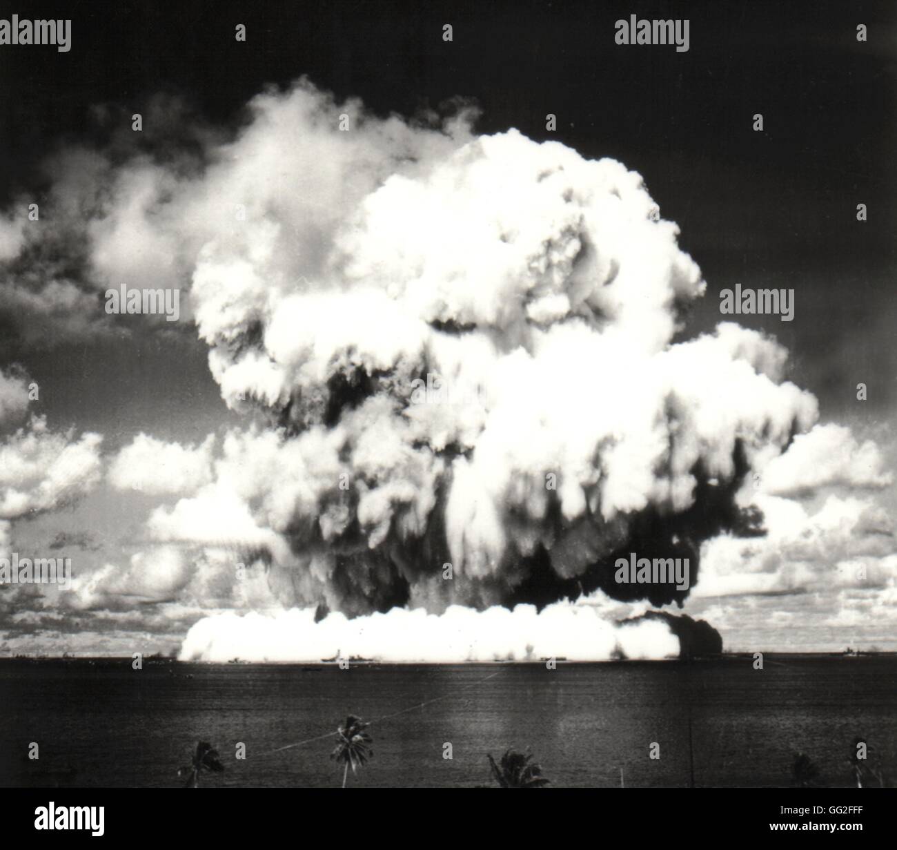 Atombombe Explosion im Bikini (Marshall-Inseln) 5. Juli 1947 USA ...