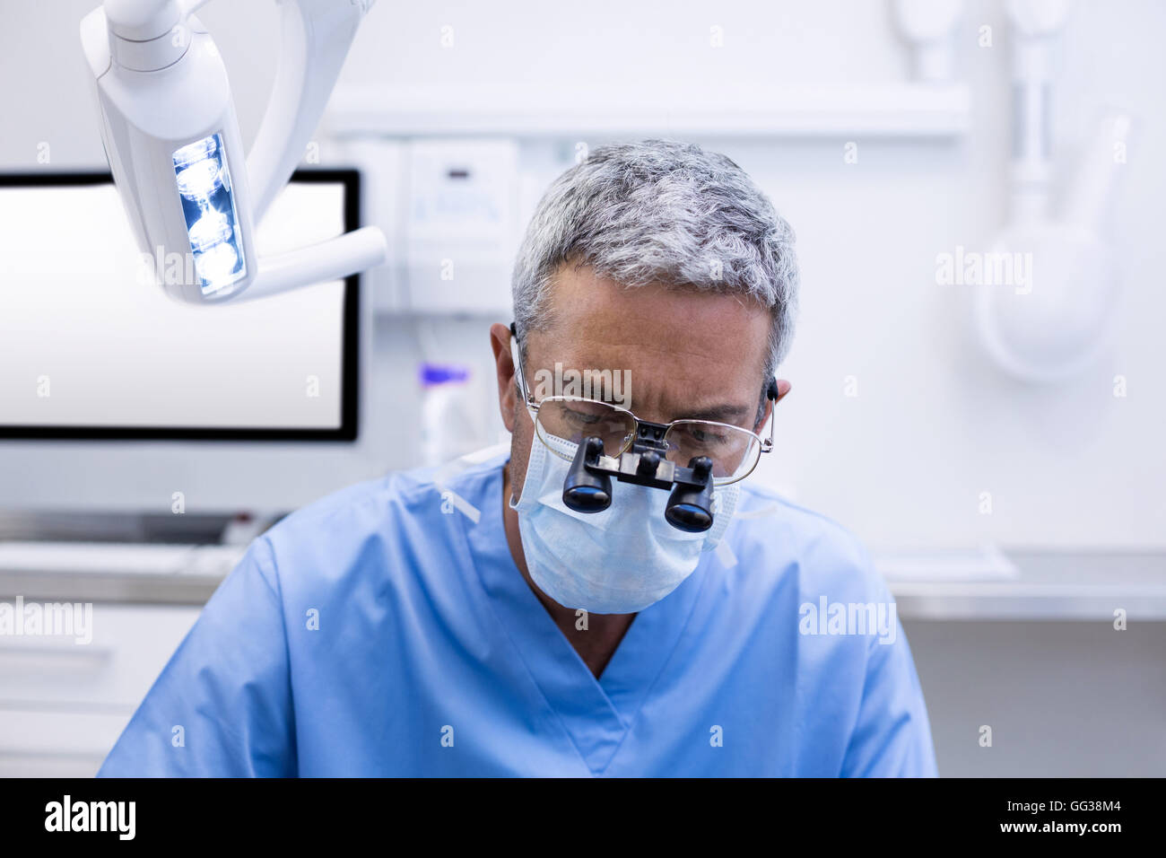 Beim Zahnarzt Stockfotos und -bilder Kaufen - Alamy