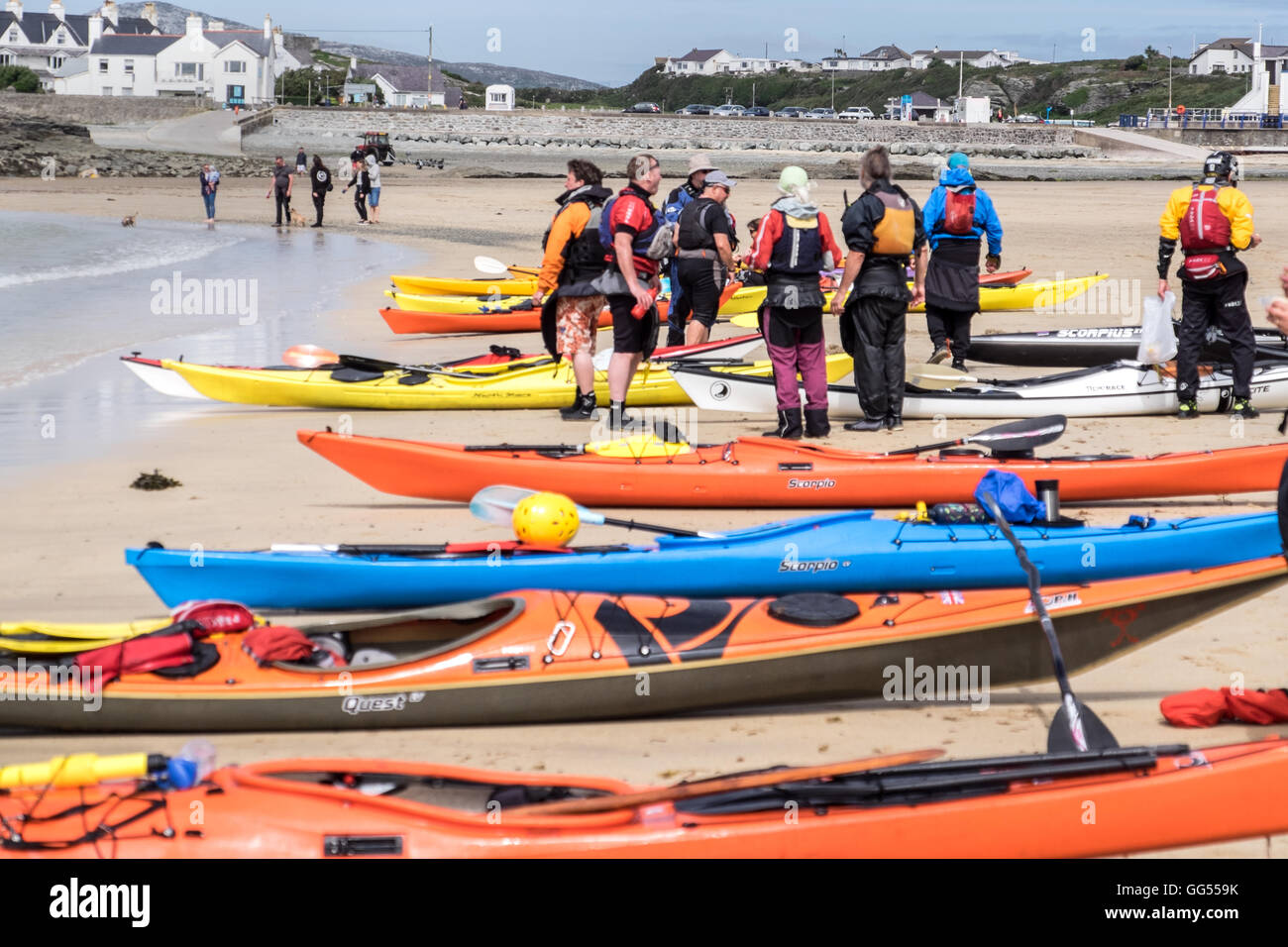 Boote auf dem meer bei anglesey -Fotos und -Bildmaterial in hoher ...