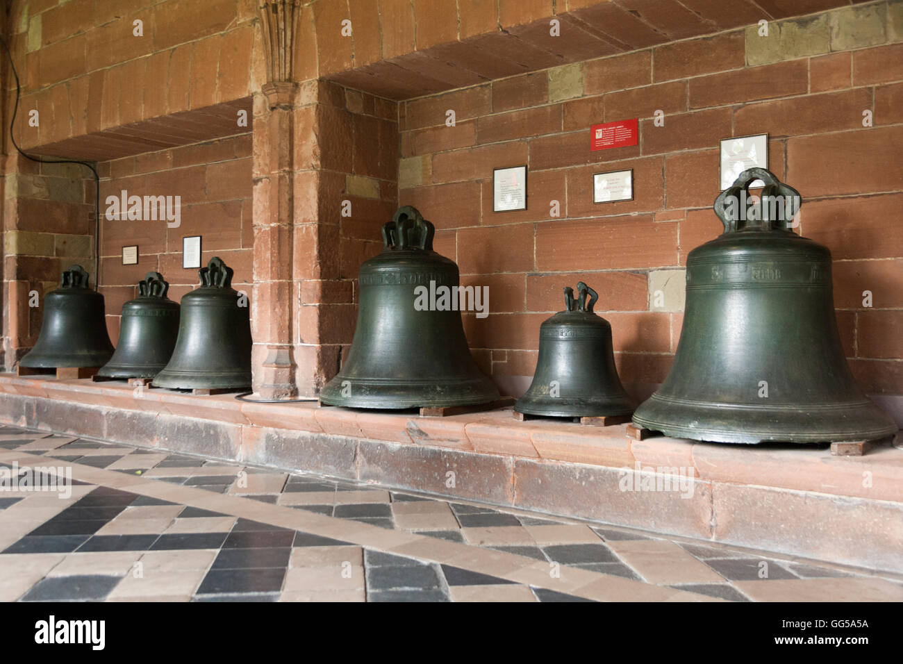 Original Glocke Stockfotos und -bilder Kaufen - Alamy