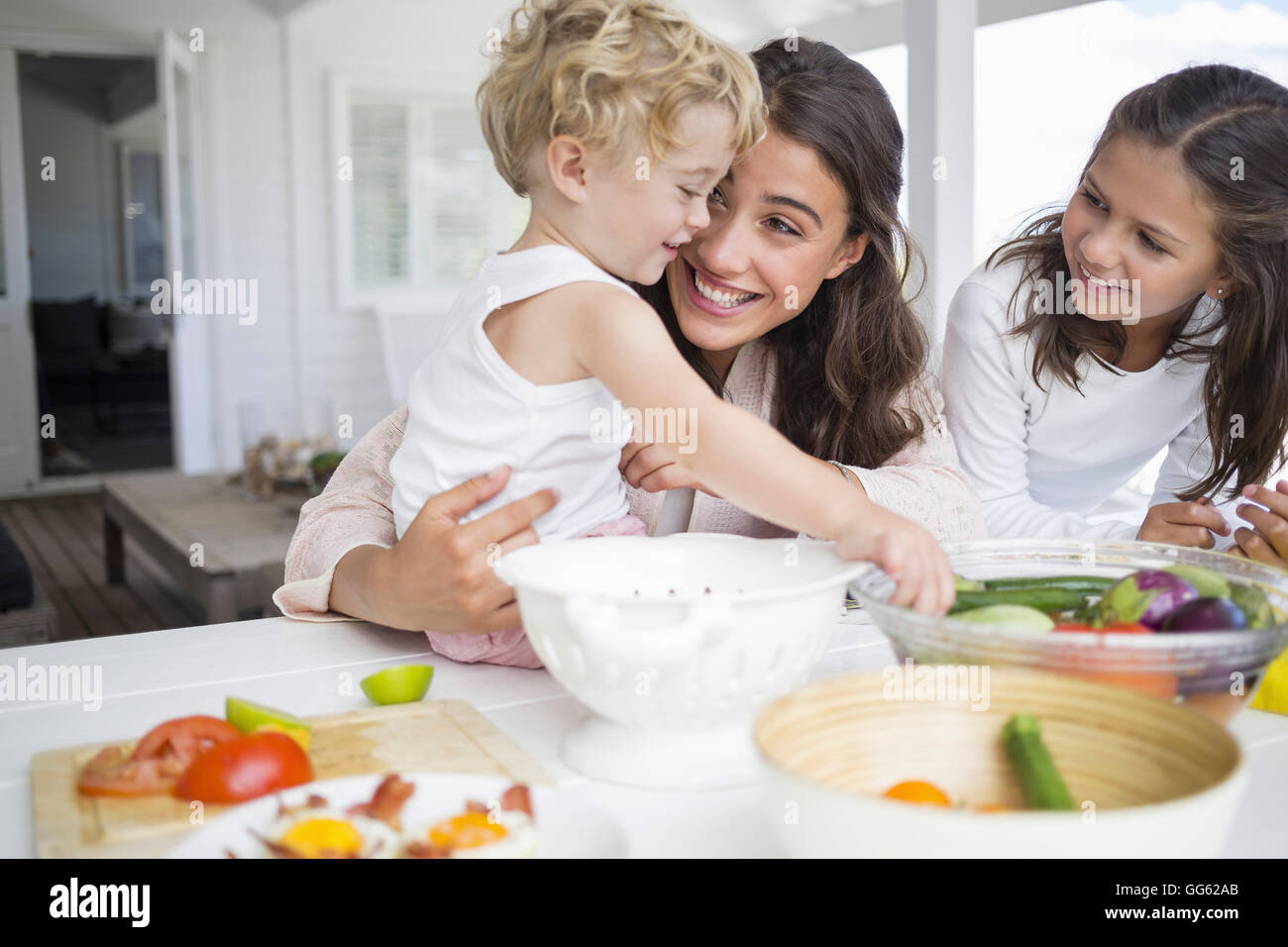Zu Hause Bei Der Familie Stockfotos und -bilder Kaufen - Alamy