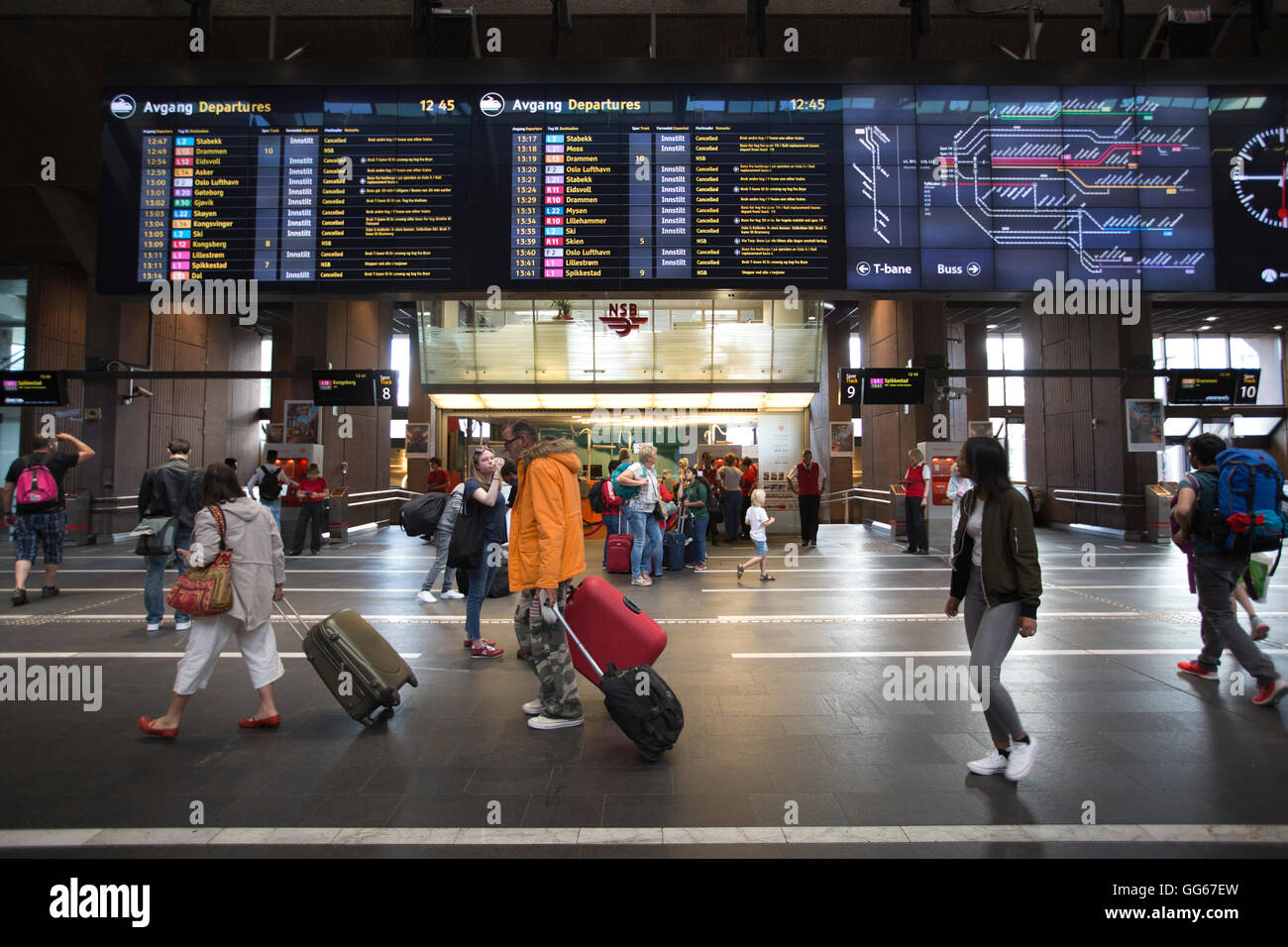 Oslo Central Station Jernbanetorget, Oslo, Norwegen, Skandinavien ...