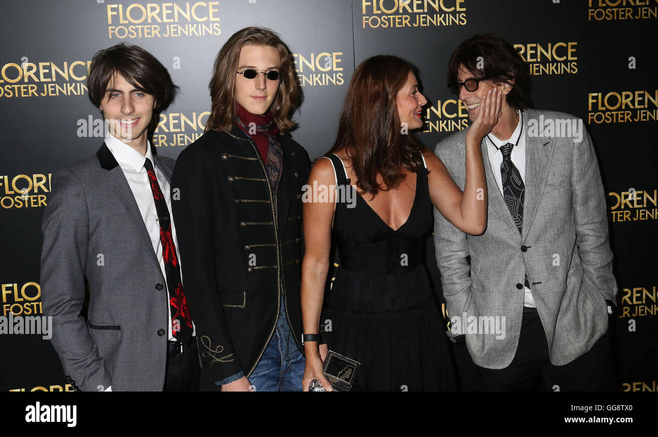 New York, USA. 9. August 2016. JONATHAN OCASEK, OLIVER OCASEK, Ex-Model ...
