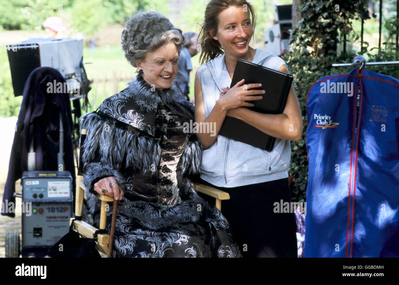 EINE ZAUBERHAFTE NANNY Nanny McPhee UK/USA/F 2005 Kirk Jones ANGELA ...