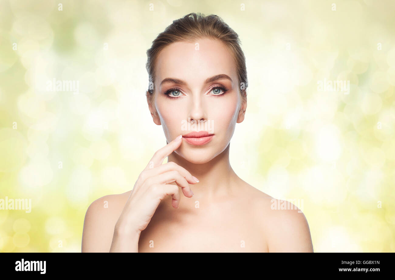 Goldgelbe lippe -Fotos und -Bildmaterial in hoher Auflösung – Alamy