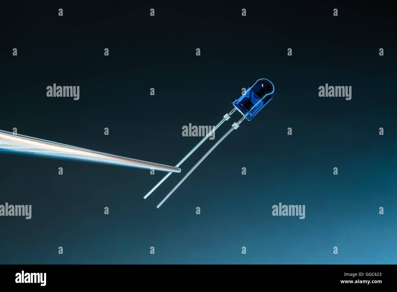 Led diode -Fotos und -Bildmaterial in hoher Auflösung – Alamy