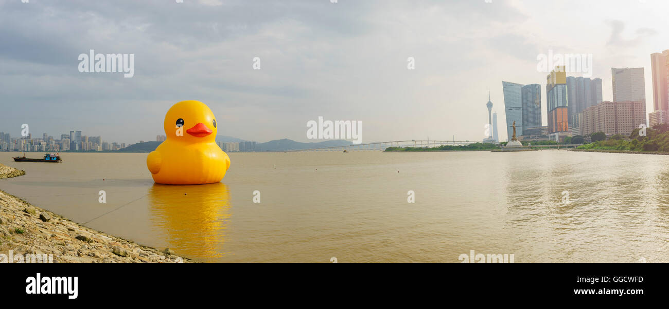 Gelbe enten -Fotos und -Bildmaterial in hoher Auflösung – Alamy