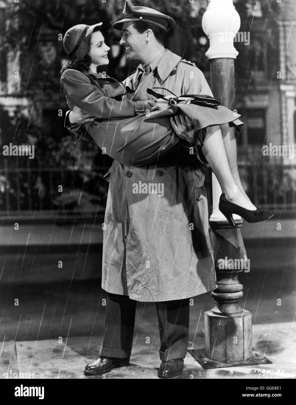 IHR ERSTER MANN / Waterloo Bridge USA 1940 / Mervyn Leroy Szene Mit ...