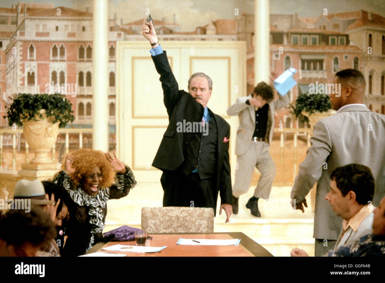 Rowan atkinson rennen -Fotos und -Bildmaterial in hoher Auflösung – Alamy