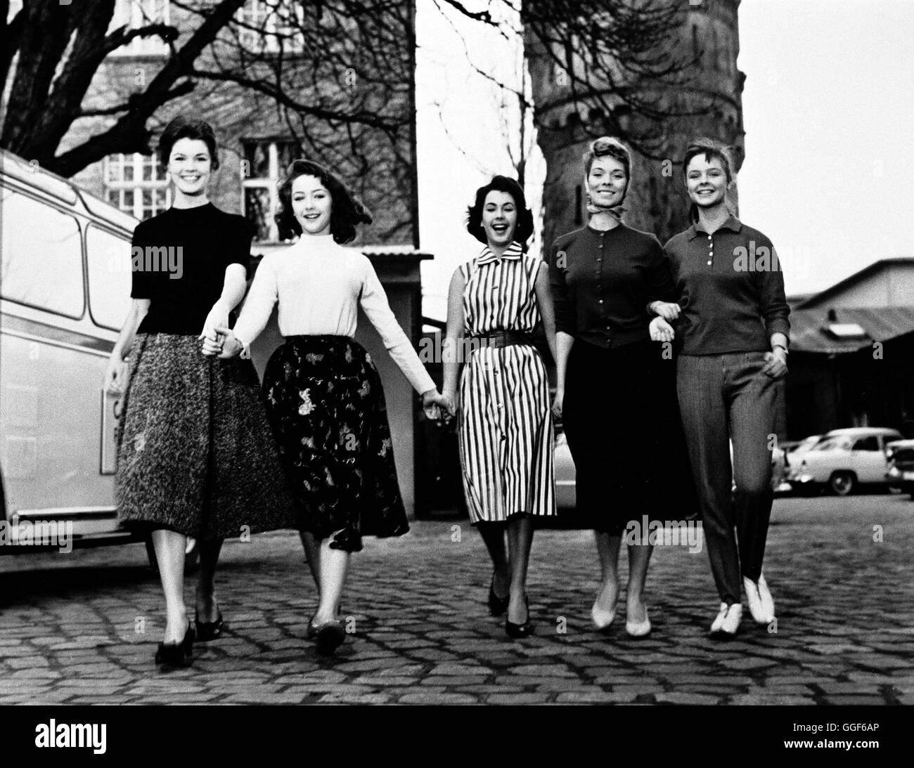 MÄDCHEN IN UNIFORM / Deutschland 1958 / GÄza von Radvanyi GINA ALBERT ...