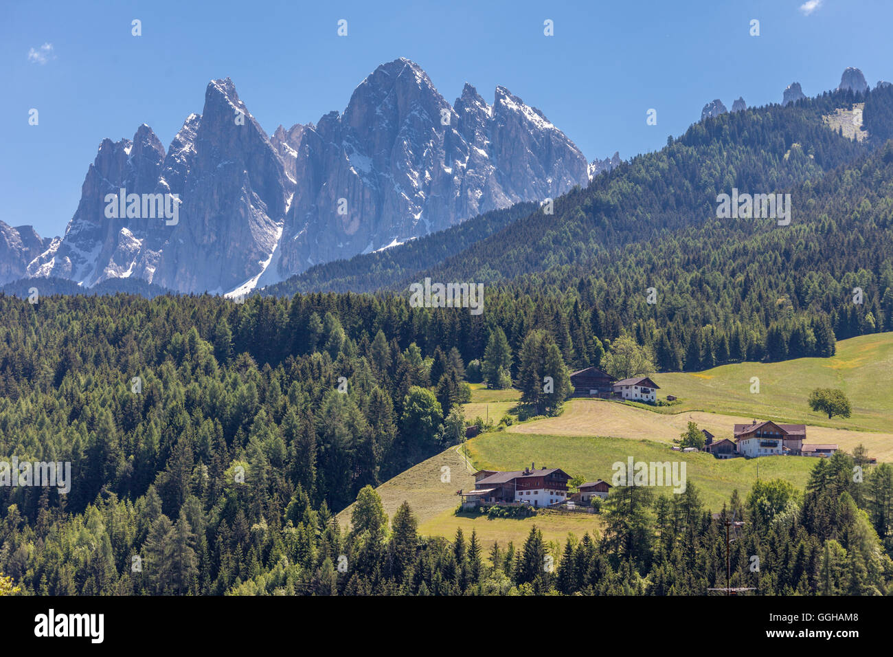 Geographie/Reisen, Italien, Südtirol, Villnoesstal mit Dolomiten St ...
