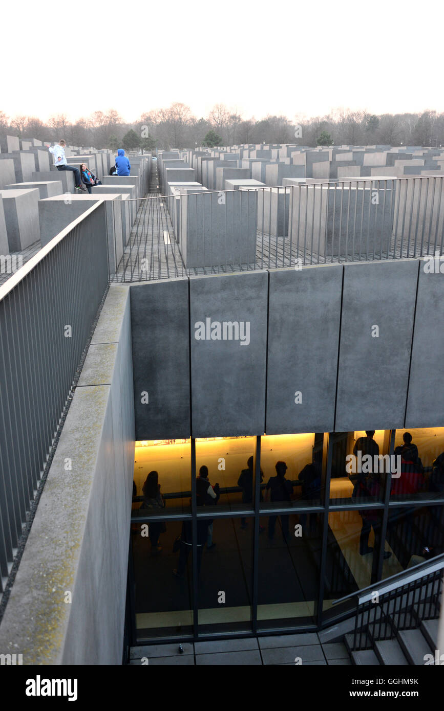 Holocaust memorial museum berlin -Fotos und -Bildmaterial in hoher ...