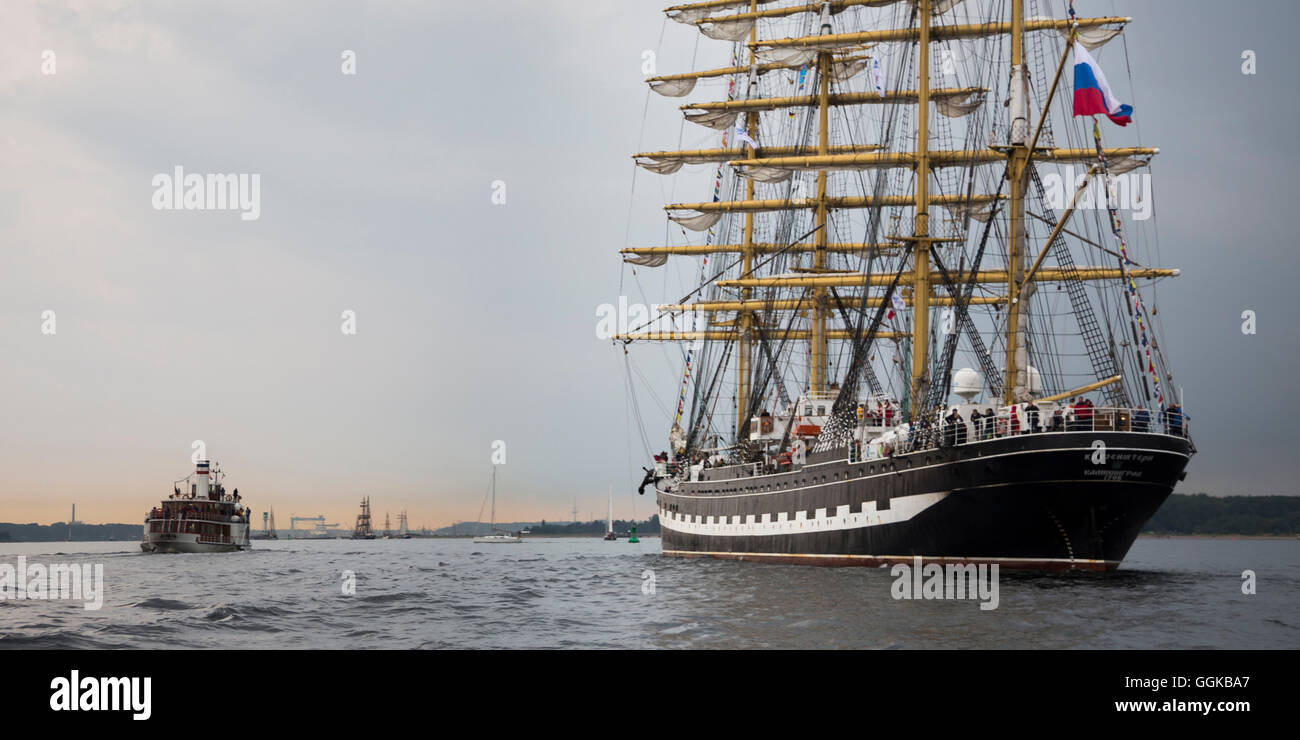 Russian sailing ship kruzenshtern in -Fotos und -Bildmaterial in hoher ...