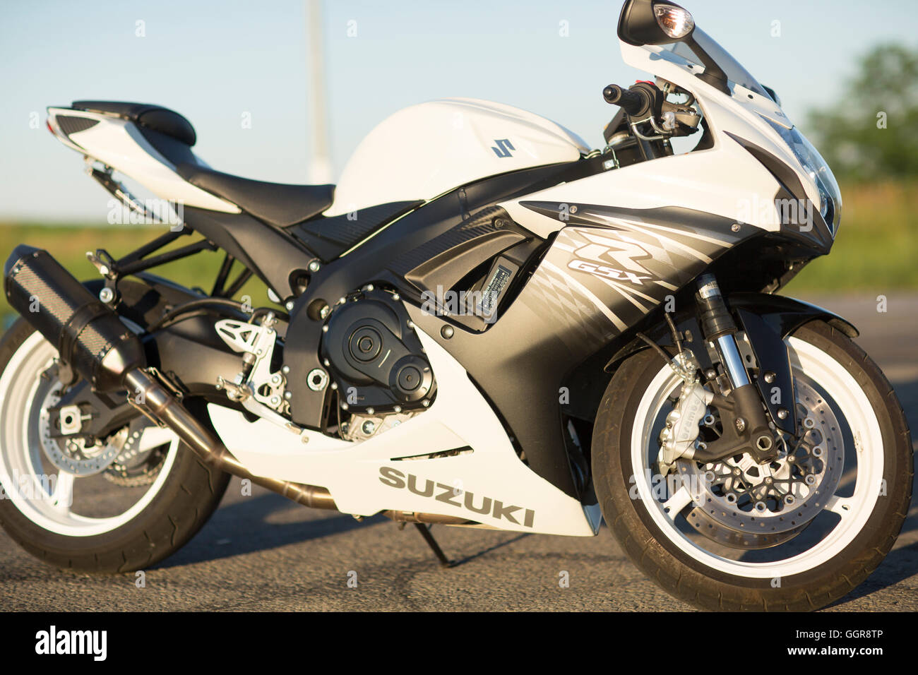 Suzuki moto -Fotos und -Bildmaterial in hoher Auflösung – Alamy