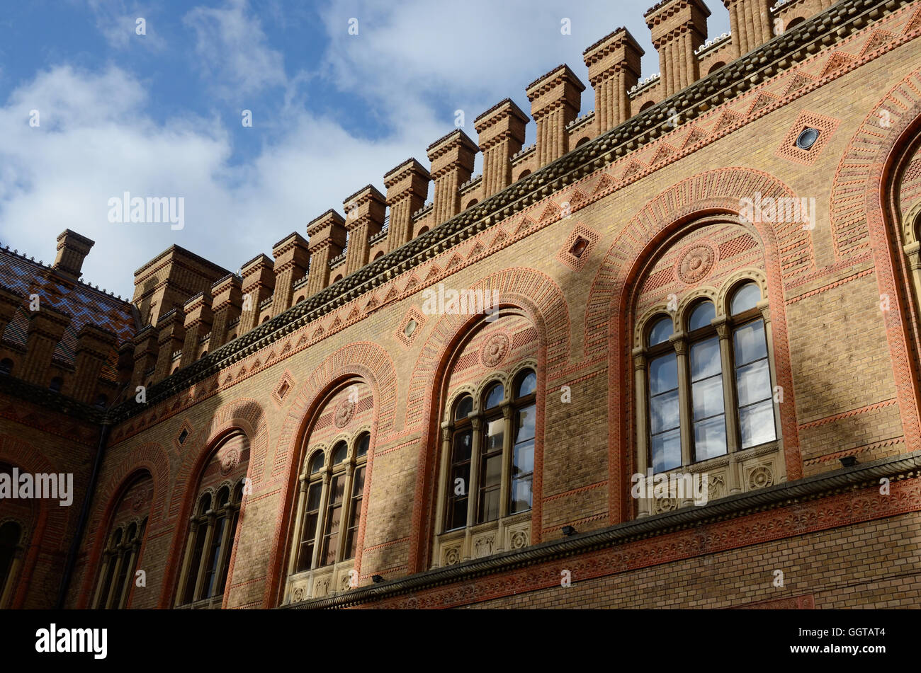 Gebäude des ehemaligen erzbischöflichen Residenz der Bukowina und ...