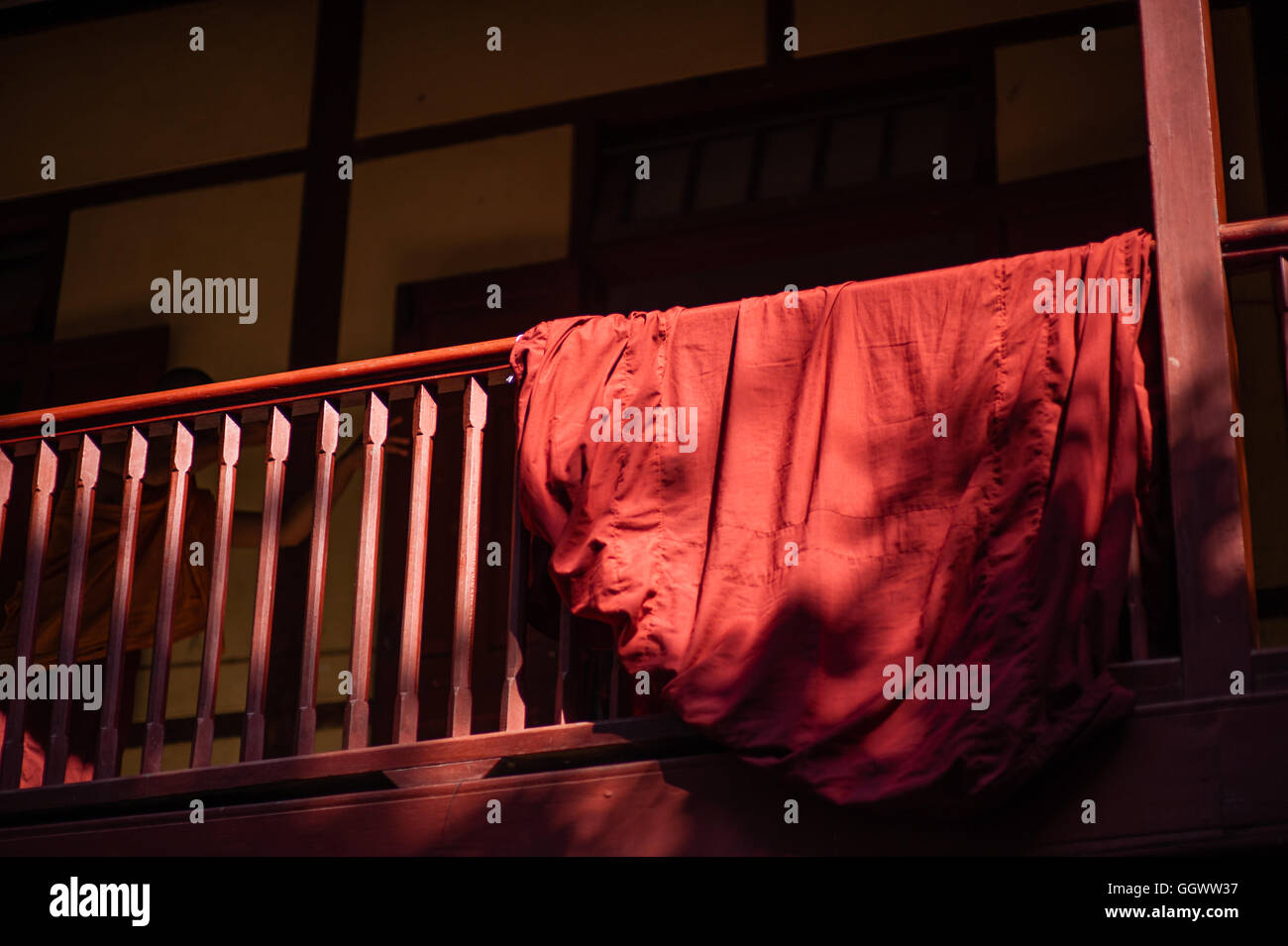 Mönche gewand -Fotos und -Bildmaterial in hoher Auflösung – Alamy