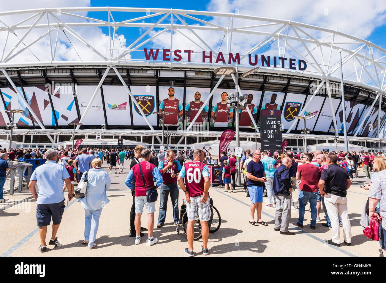 Das neue zuhause des west ham united football club -Fotos und ...