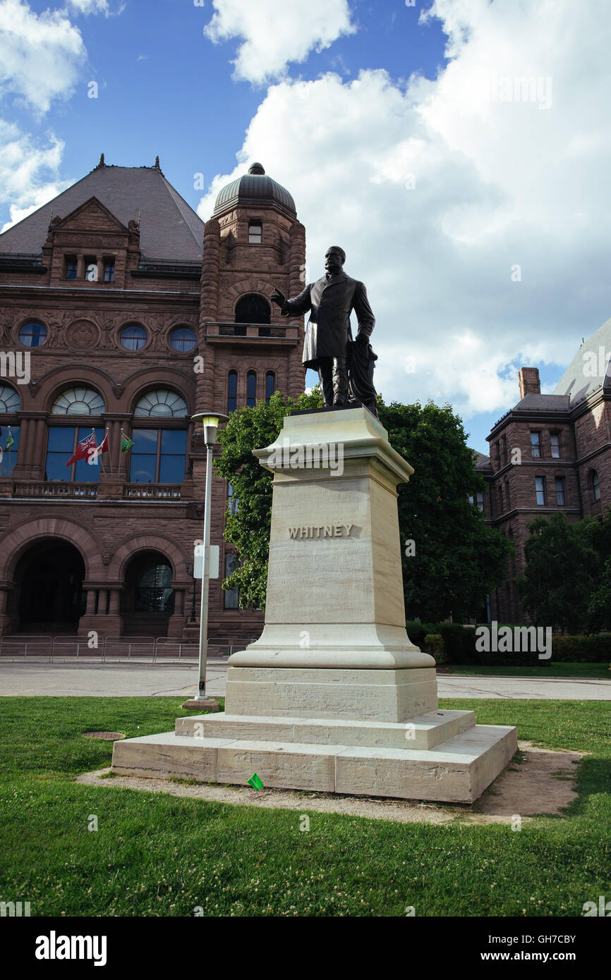 Sir James Plinius Whitney Statue Queen Park Toronto Stockfotografie - Alamy