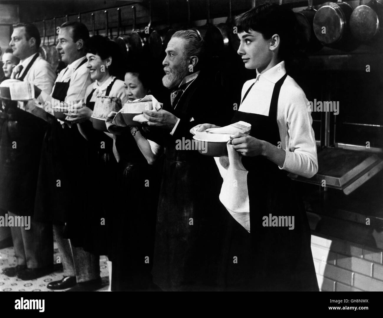 SABRINA / Sabrina USA 1954 / Billy Wilder Szene Mit MARCEL HILLAIRE (Professor), AUDREY HEPBURN ...