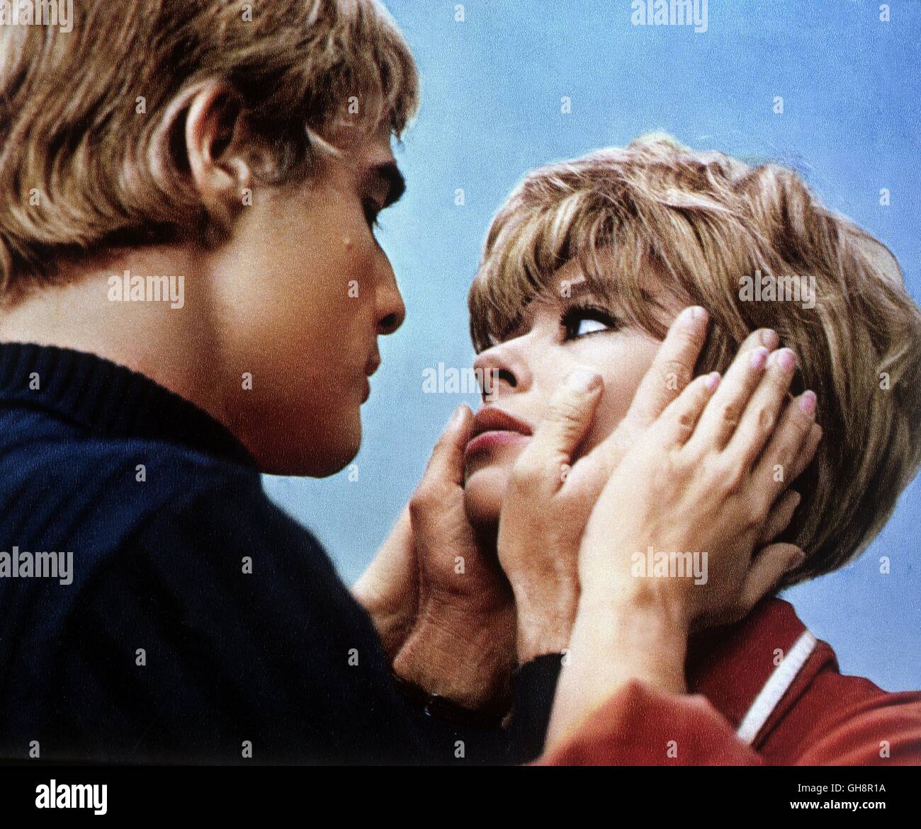 Rita moreno and marlon brando -Fotos und -Bildmaterial in hoher ...