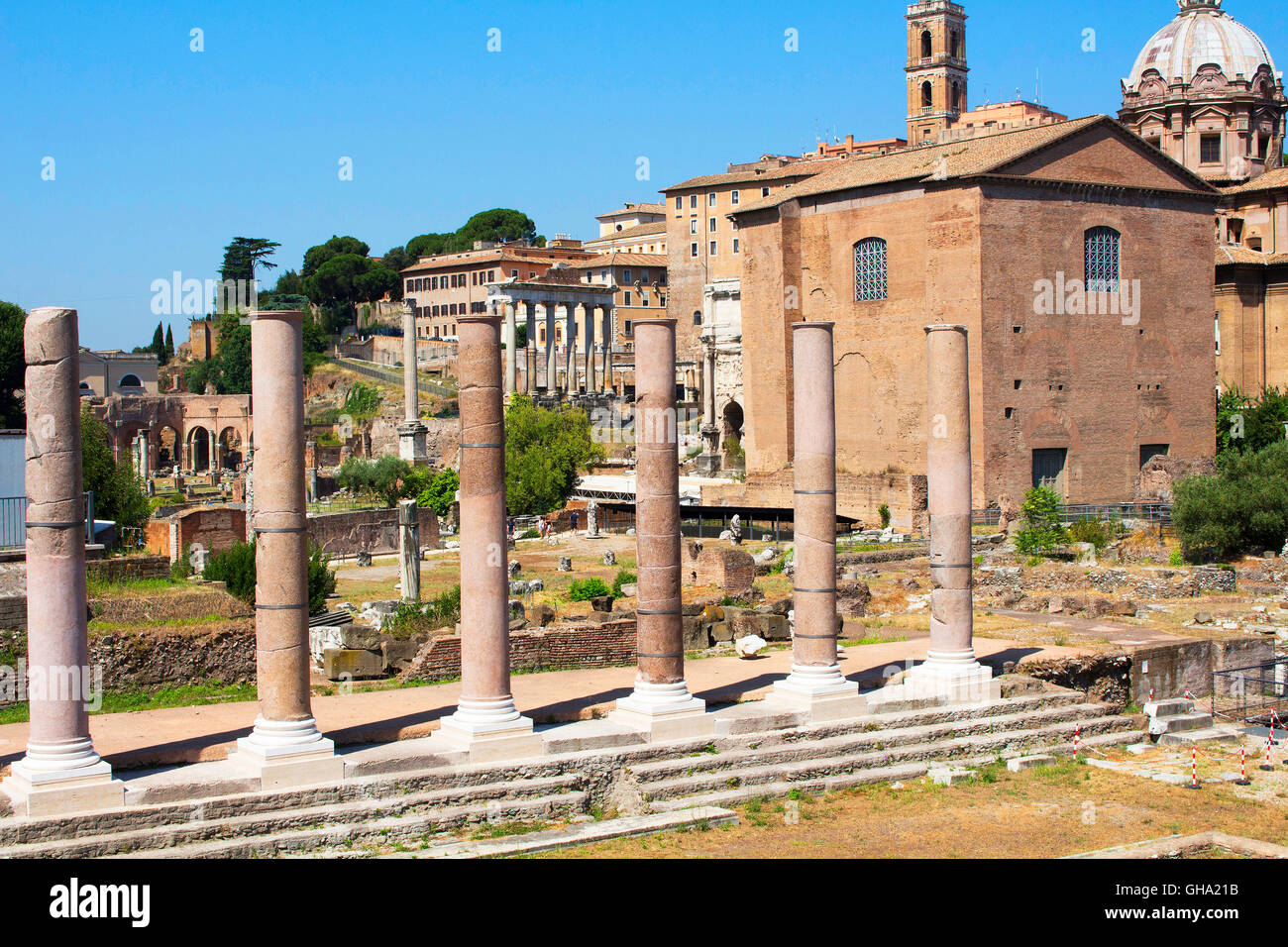 Basilica of maxentius -Fotos und -Bildmaterial in hoher Auflösung – Alamy