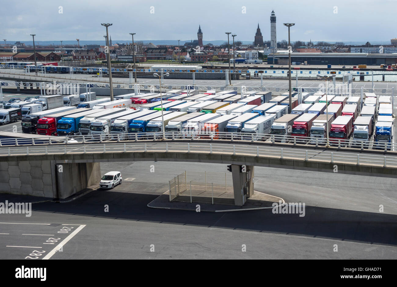 Calais ferry terminal -Fotos und -Bildmaterial in hoher Auflösung – Alamy