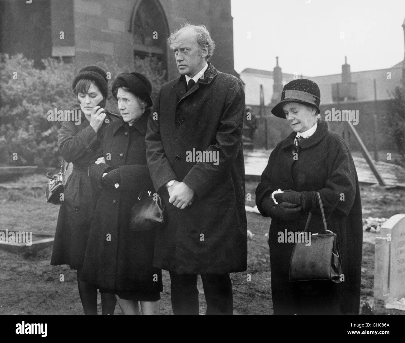 DIE Abrechnung UK 1969 Jack Gold Kath (CHRISTINE HARGREAVES), Michaels ...