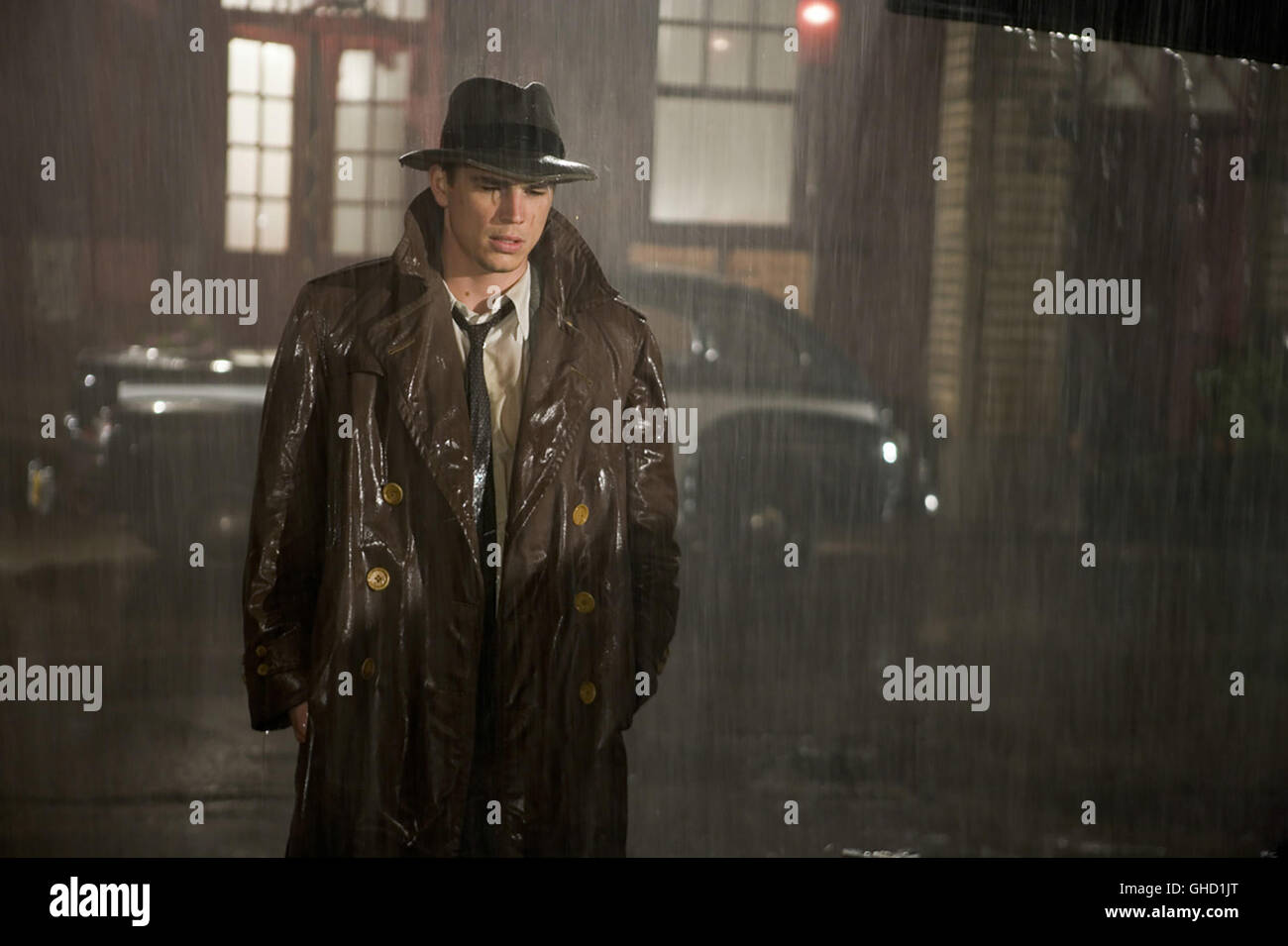 THE BLACK DAHLIA D/USA 2006 Brian De Palma Szene im Regen: JOSH ...