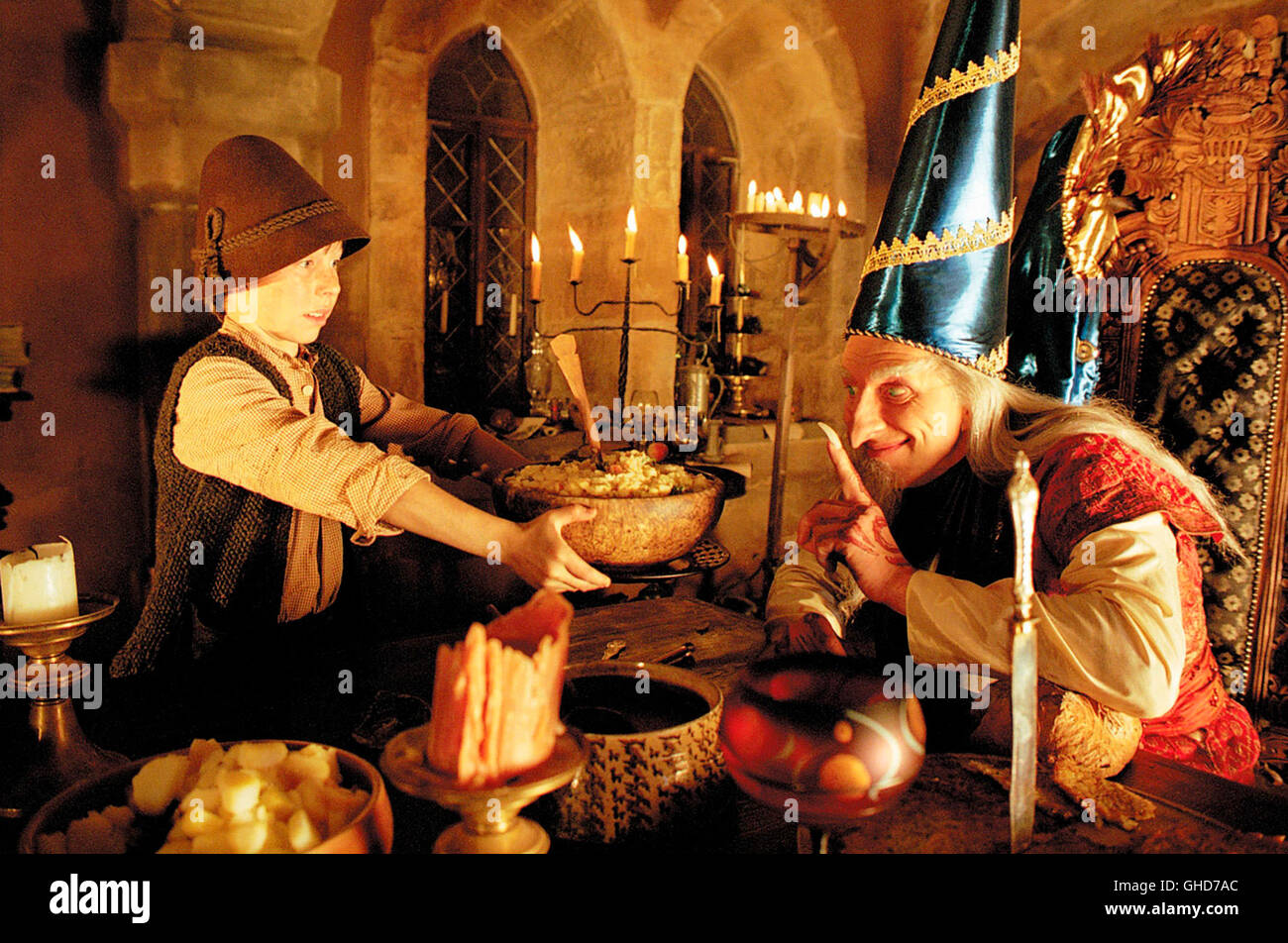 DER RÄUBER HOTZENPLOTZ D 2006 Gernot Roll Kasperl (MARTIN STÜHRK) muss ...