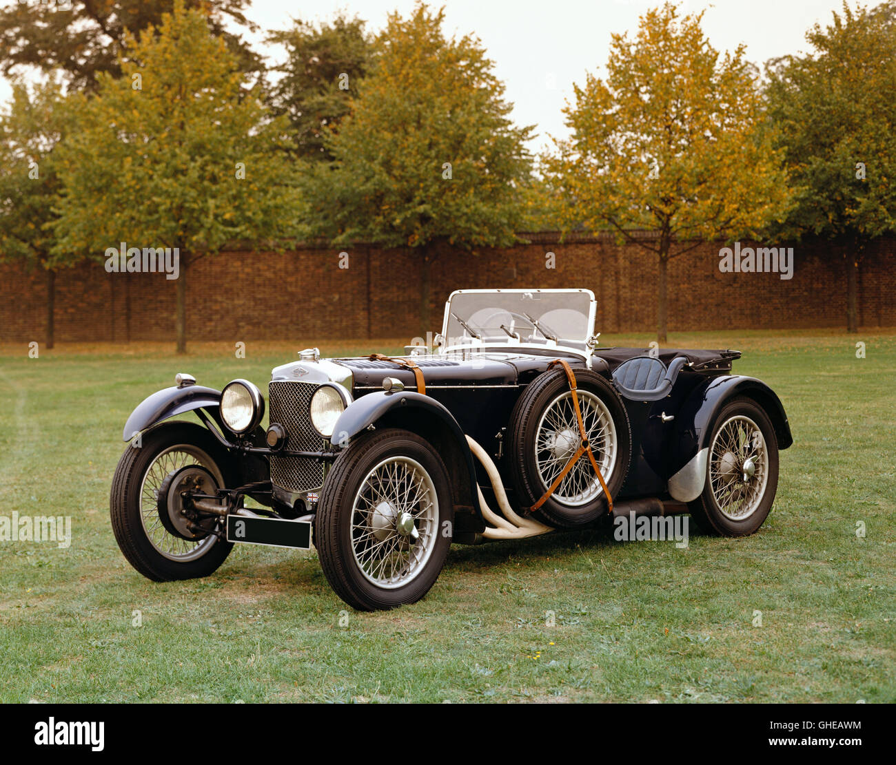 Frazer nash racing car -Fotos und -Bildmaterial in hoher Auflösung – Alamy